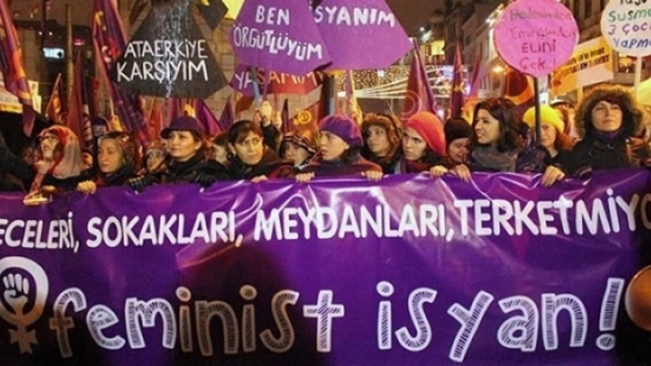 İzmir’de 8 Mart’a tuhaf yasak - Medyafaresi