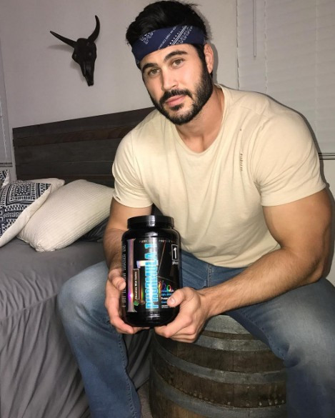 Danny Jones 2 buçuk metreyi aşan boyuyla Instagram'da fenomen oldu ...