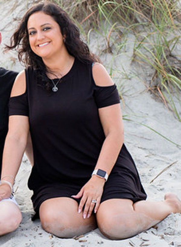 Eski eşine benziyor diye öğrencisiyle ilişkiye girdi! Sonrası skandal ...