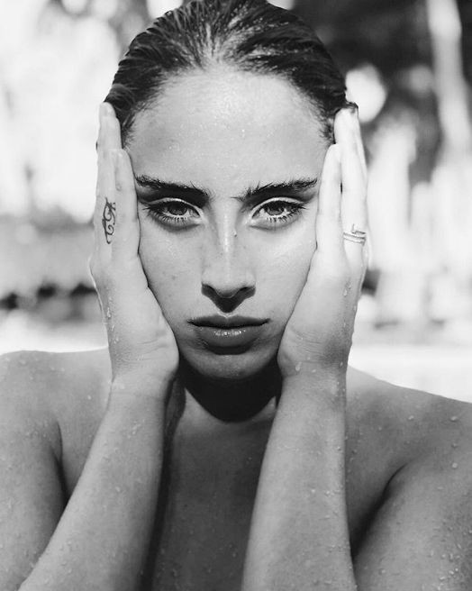 Dünya ilk Suudi model Taleeyah Tamer'i konuşuyor - MedyaFaresi.com