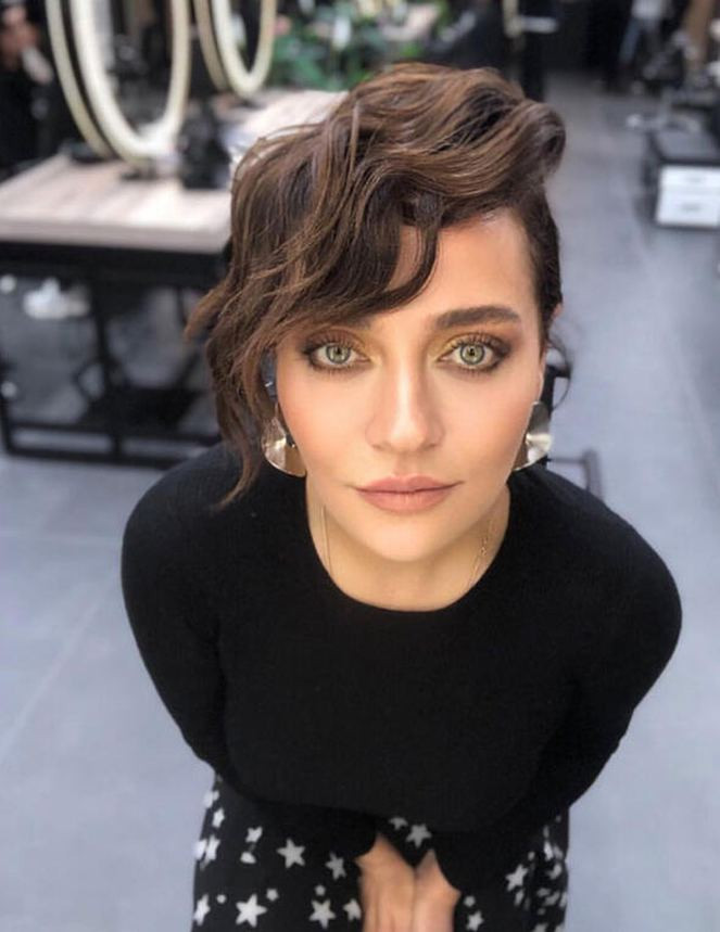 Didem Balçın kendisini yakan estetik merkezinin peşini bırakmıyor ...